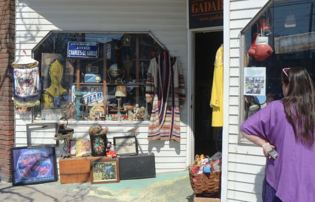 textiles and curios | as I walk Toronto
